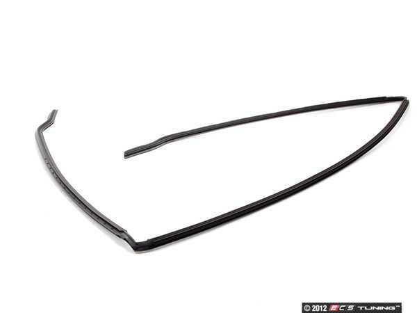 Vaico - 51318159784 - E39 Upper Windshield Sealing Gasket