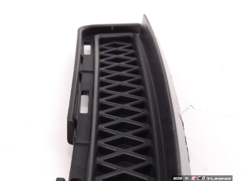 Genuine Volkswagen Audi - 8E5807078 - Rear Bumper Trim - Right (8E5 807 ...