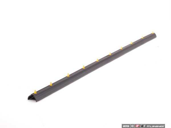 Genuine Volkswagen Audi - 8H0837718B - Front Lower Door Seal - Right ...
