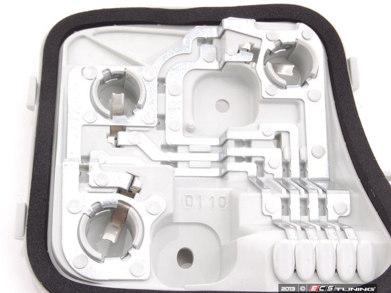 Genuine Volkswagen Audi - 8P4945258 - Bulb Carrier - Right Outer (8P4 ...