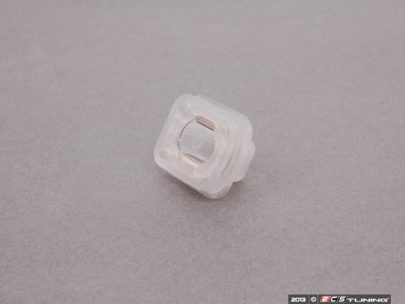 Vaico - 07149158194 - Interior Trim Retainer - Priced Each