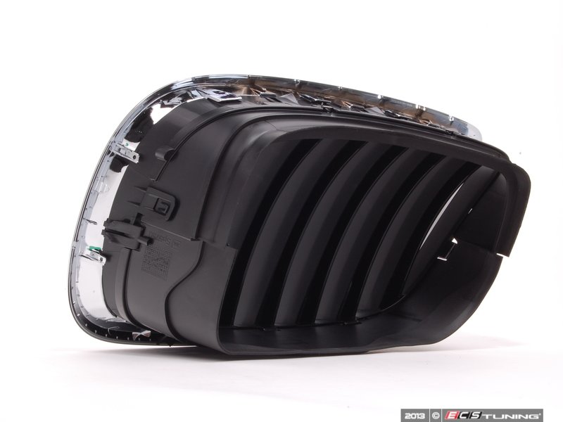 Genuine BMW - 51137157688 - Front grille - right (51-13-7-157-688)