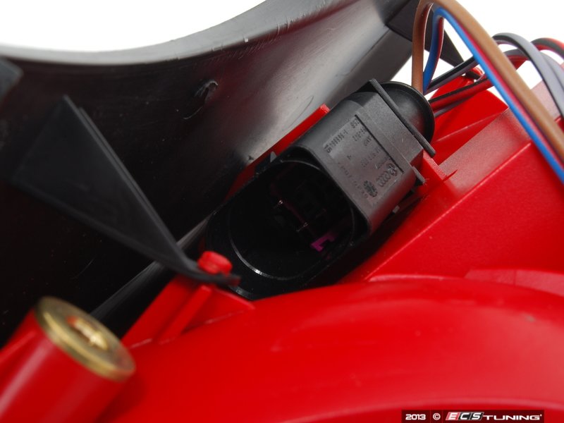 Genuine Volkswagen Audi - 8H0945095E - Tail Light - Left (8H0 945 095 E)