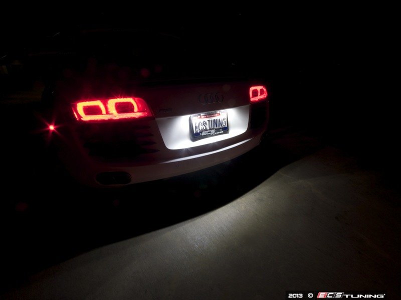 ECS News - Audi R8 Ziza LED License Plate Bulbs