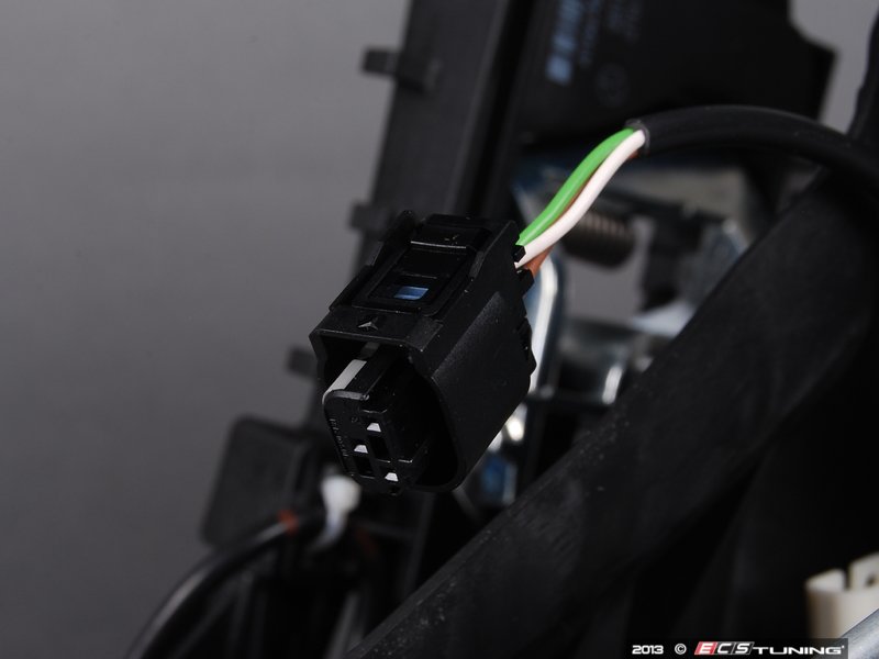 Genuine Mercedes Benz - 1647200935 - Front Door Lock Actuator