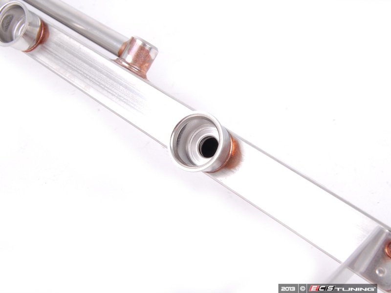 Genuine BMW - 13537541452 - Fuel Rail (13-53-7-541-452)