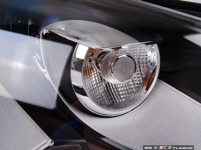 Genuine Volkswagen Audi - 5K1941754B - headlight - right (5K1 941 754 B)