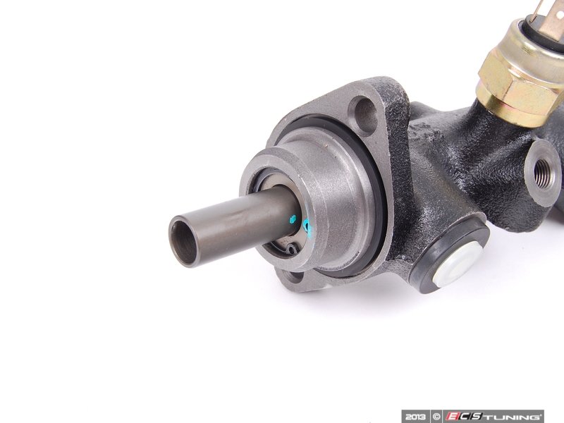 URO - 91135501112 - Brake Master Cylinder
