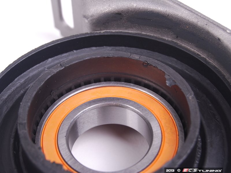 URO - 26121226723 - Driveshaft Center Mount