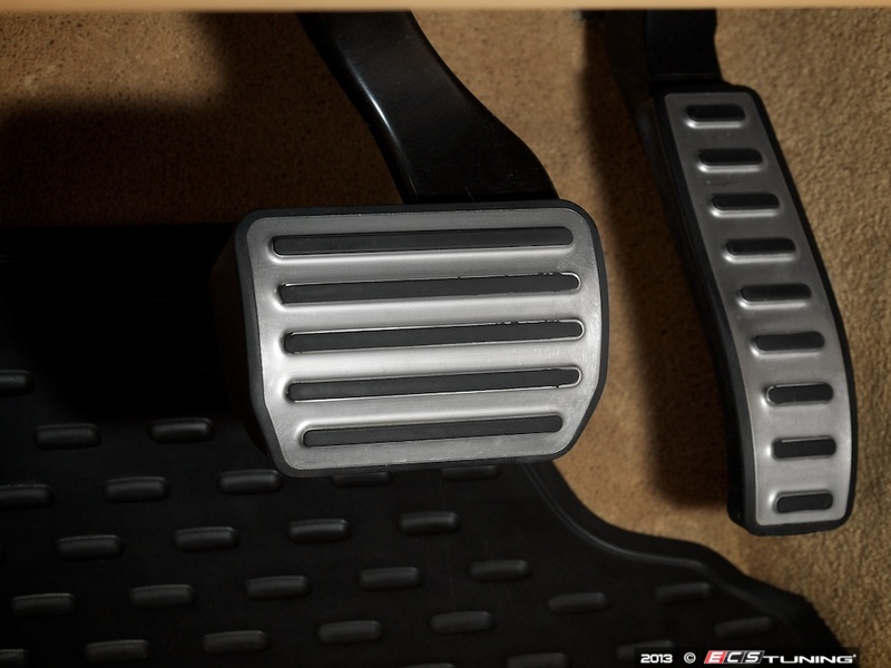 ECS News - Porsche Cayenne Base - Aluminum & Rubber Pedal Cap Set