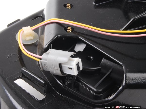 Genuine BMW - 51167039910 - Exterior Mirror - Right (51-16-7-039-910)