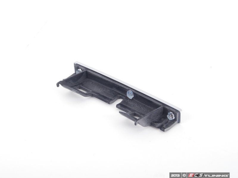 Genuine Volkswagen Audi - 8D0853736D2ZZ - 'Quattro' Grille Emblem ...