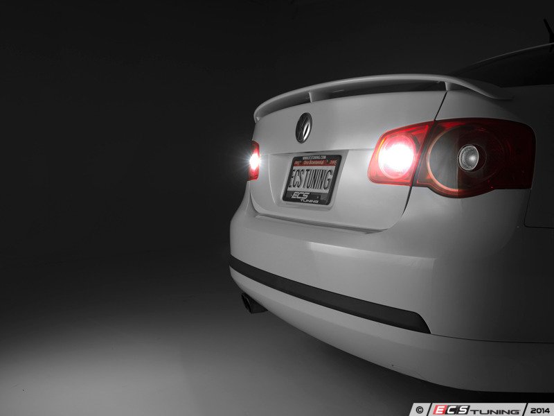 ECS News - VW MKV R32 LED Reverse Bulbs