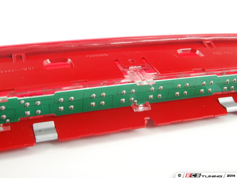 Genuine Volkswagen Audi - 5N0945097 - Third brake light assembly (5N0 ...