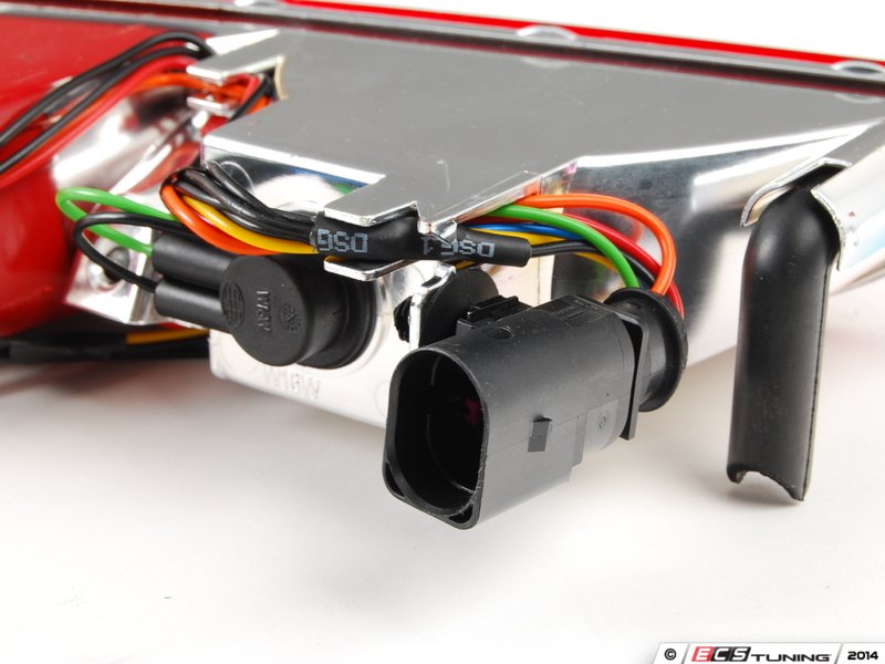 Genuine Volkswagen Audi - 8R0945096B - Lower Tail Light - Right (8R0 ...