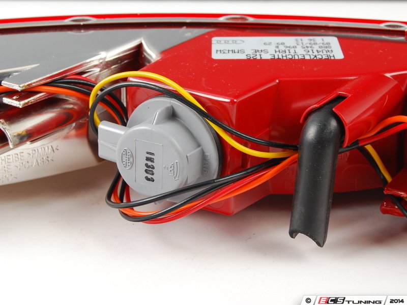 Genuine Volkswagen Audi - 8R0945096B - Lower Tail Light - Right (8R0 ...