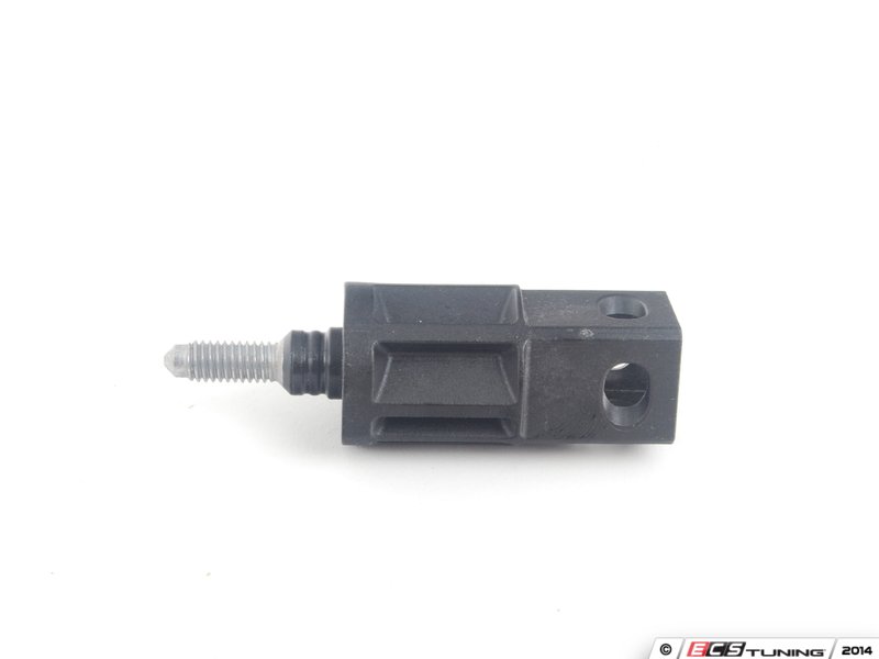 Genuine Volkswagen Audi - 8E0945246A - Outer Tail Light fastener ...