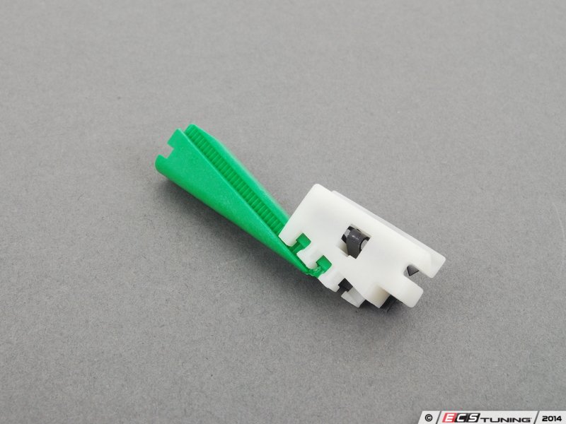 Genuine Mercedes Benz - 2016981260 - CLIP