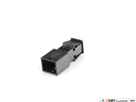 Genuine Volkswagen Audi - 8E0971834 - 6-pin connector housing - priced ...