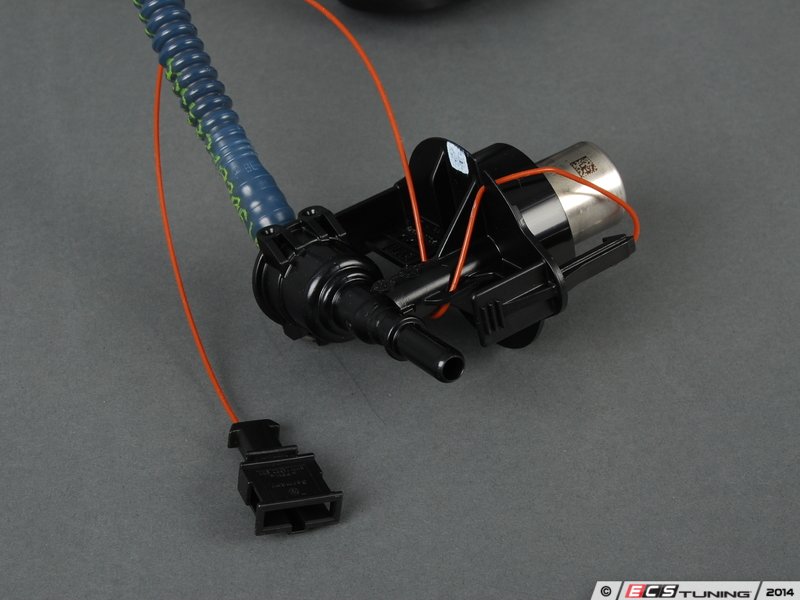 Genuine BMW - 16117217255 - Fuel pressure regulator & Fuel Filter (16 ...