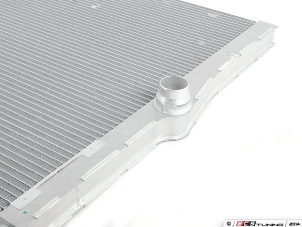 Genuine BMW - 17117576305 - Radiator (17-11-7-576-305)