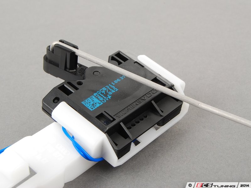 Genuine Volkswagen Audi - 7L8919673 - Fuel Level Sensor - Left (7L8 919 ...