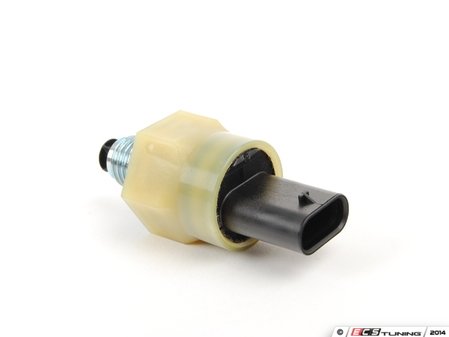 Genuine BMW - 12618613333 - Oil Pressure Sending Unit (12-61-8-613-333)