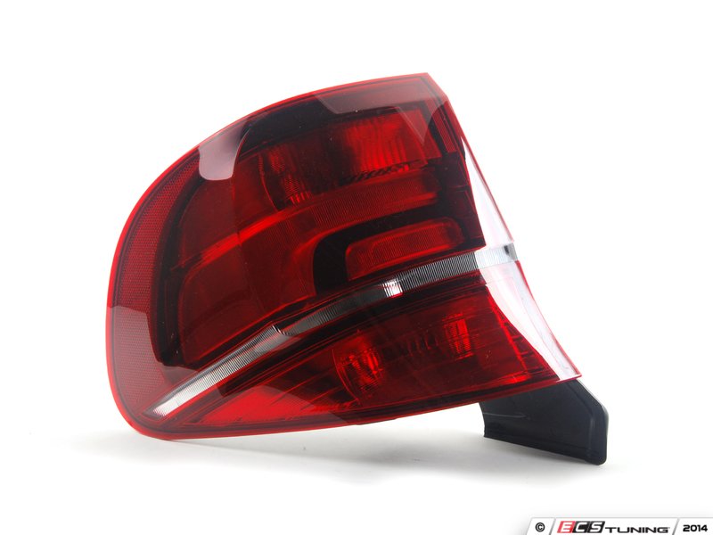 Genuine BMW - 63217227792 - E70 X5 LCI Tail Light - Right (63-21-7-227-792)
