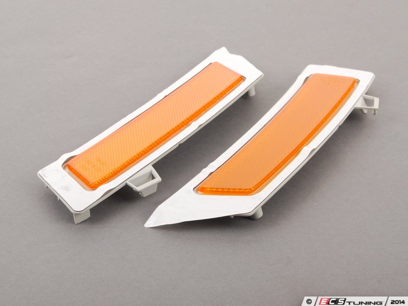 Genuine BMW - 63147274433 - Front Bumper Reflector - Set (63-14-7-274-433)