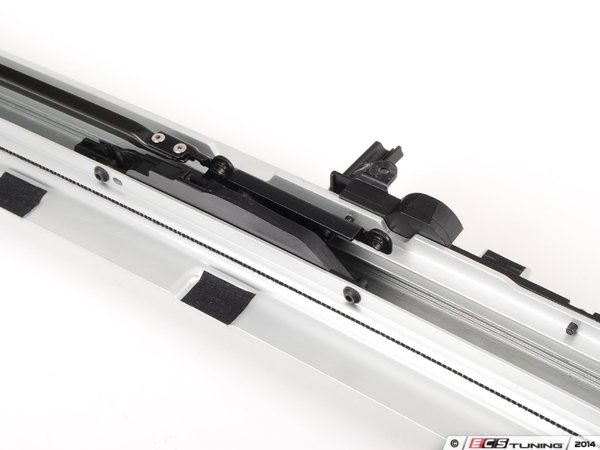 Genuine Mercedes Benz - 2037800358 - GUIDE