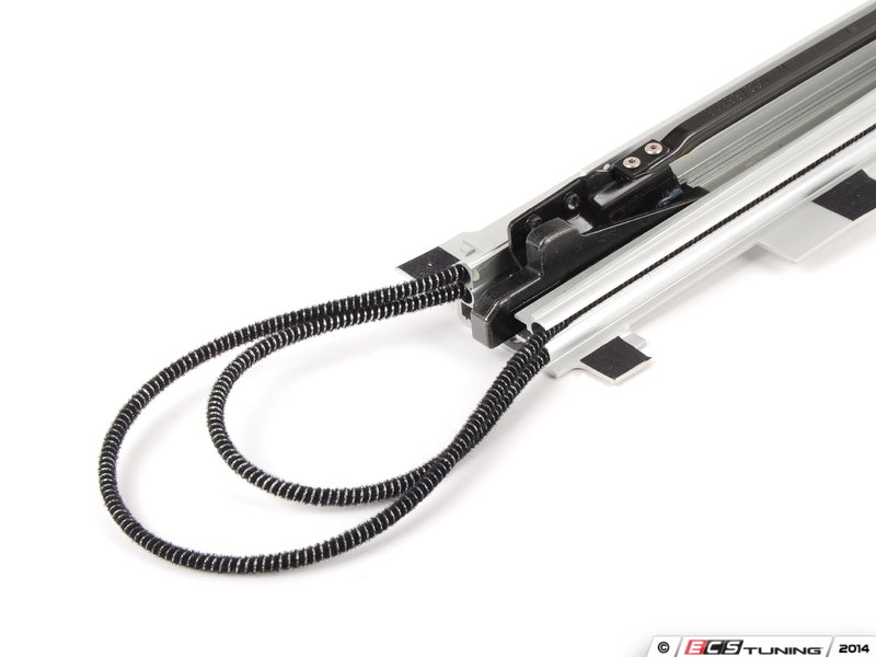 Genuine Mercedes Benz - 2037800358 - GUIDE