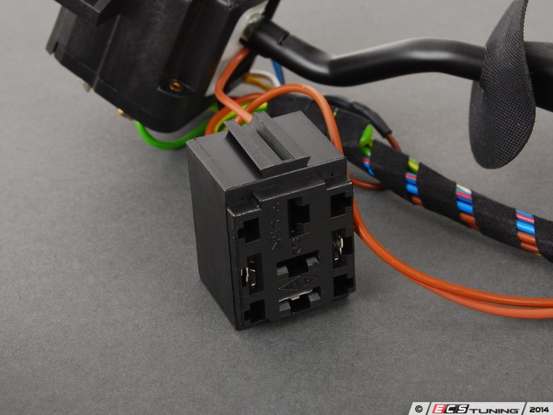 Genuine BMW - 61311377986 - 6-SWITCH (61-31-1-377-986)