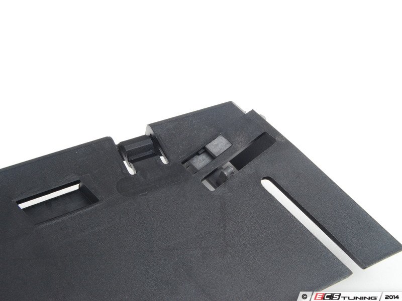 Genuine BMW - 51138236889 - LT SUPP PLT (51-13-8-236-889)