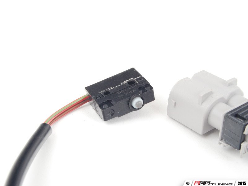 Genuine BMW - 61311387028 - Front Door Micro Switch (61-31-1-387-028)