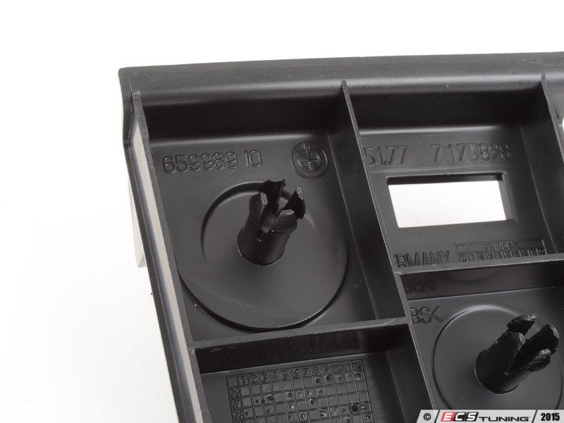 Genuine BMW - 51777175898 - E82 Rocker Panel Retaining Clip - Right (51 ...