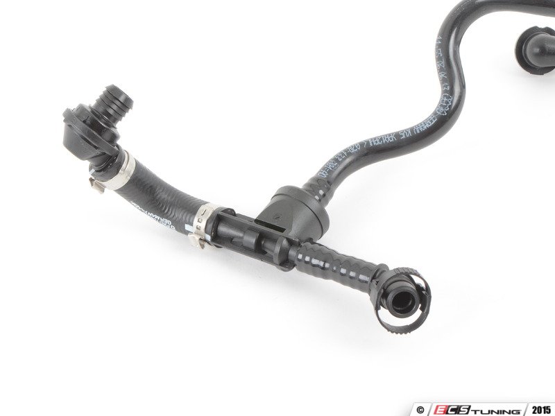 Genuine Volkswagen Audi - 078133701AD - PUMP (078 133 701 AD)