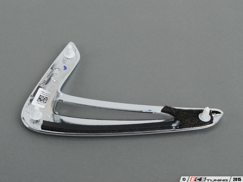 Genuine BMW - 51747294826 - Side Fender Grille - right (51-74-7-294-826)