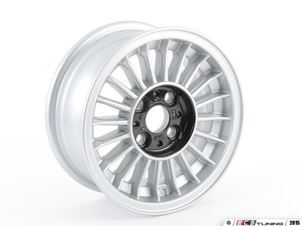 Genuine BMW - 36111118306 - Light alloy rim (36-11-1-118-306)