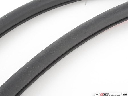 Genuine BMW - 51357258330 - Door Seal (51-35-7-258-330)