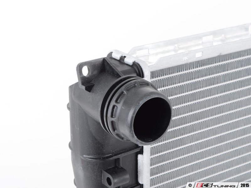 Genuine BMW - 17117551635 - Radiator (17-11-7-551-635)