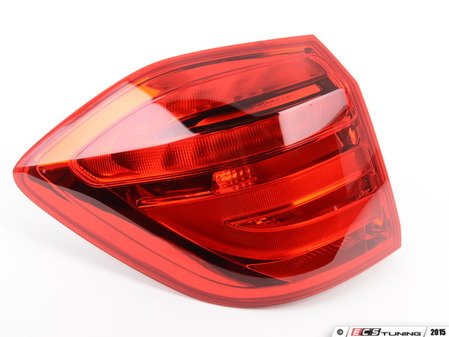 Genuine Mercedes Benz - 1669067501 - REAR LAMP CO