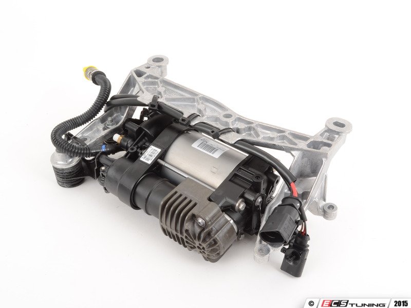 Genuine Porsche - 95835890100 - COMPRESSOR WITH BRAC