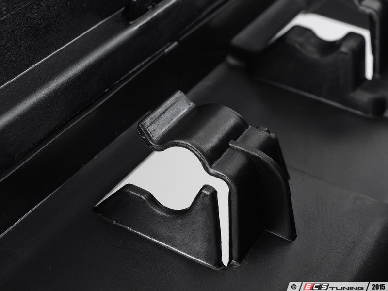 Genuine BMW - 51747210476 - Front air duct (51-74-7-210-476)