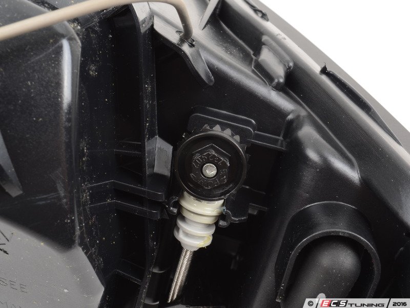 Genuine BMW - 63127165708 - Bi-Xenon Headlight - Right (63-12-7-165-708)