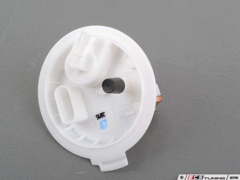 Continental - 95562084110 - Fuel Tank Flange With Pressure Regulator