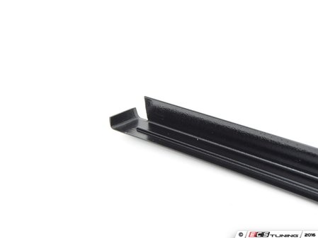 Genuine BMW - 51357335678 - COVER, WINDOW FRAME, RIGHT R (51-35-7-335-678)