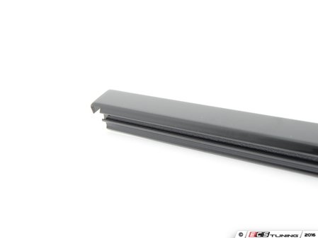 Genuine BMW - 51357335678 - COVER, WINDOW FRAME, RIGHT R (51-35-7-335-678)