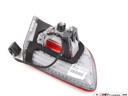 Genuine BMW - 63217162304 - E93 Inner Tail Light - Right (63-21-7-162-304)