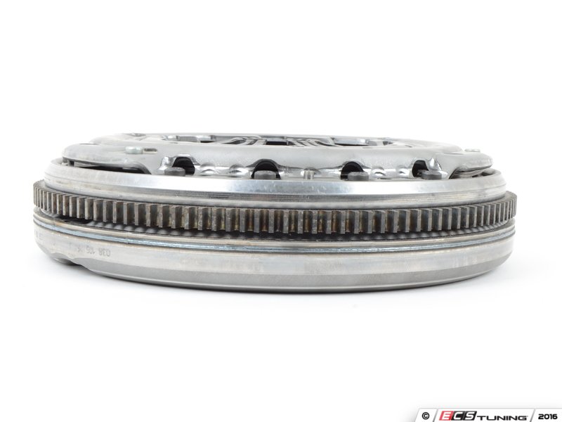 Genuine Volkswagen Audi - 038105264J - Clutch Kit - With Flywheel (038 ...