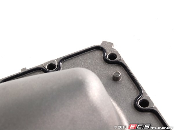 Genuine BMW - 11141742042 - Valley Pan With Gasket (11-14-1-742-042)